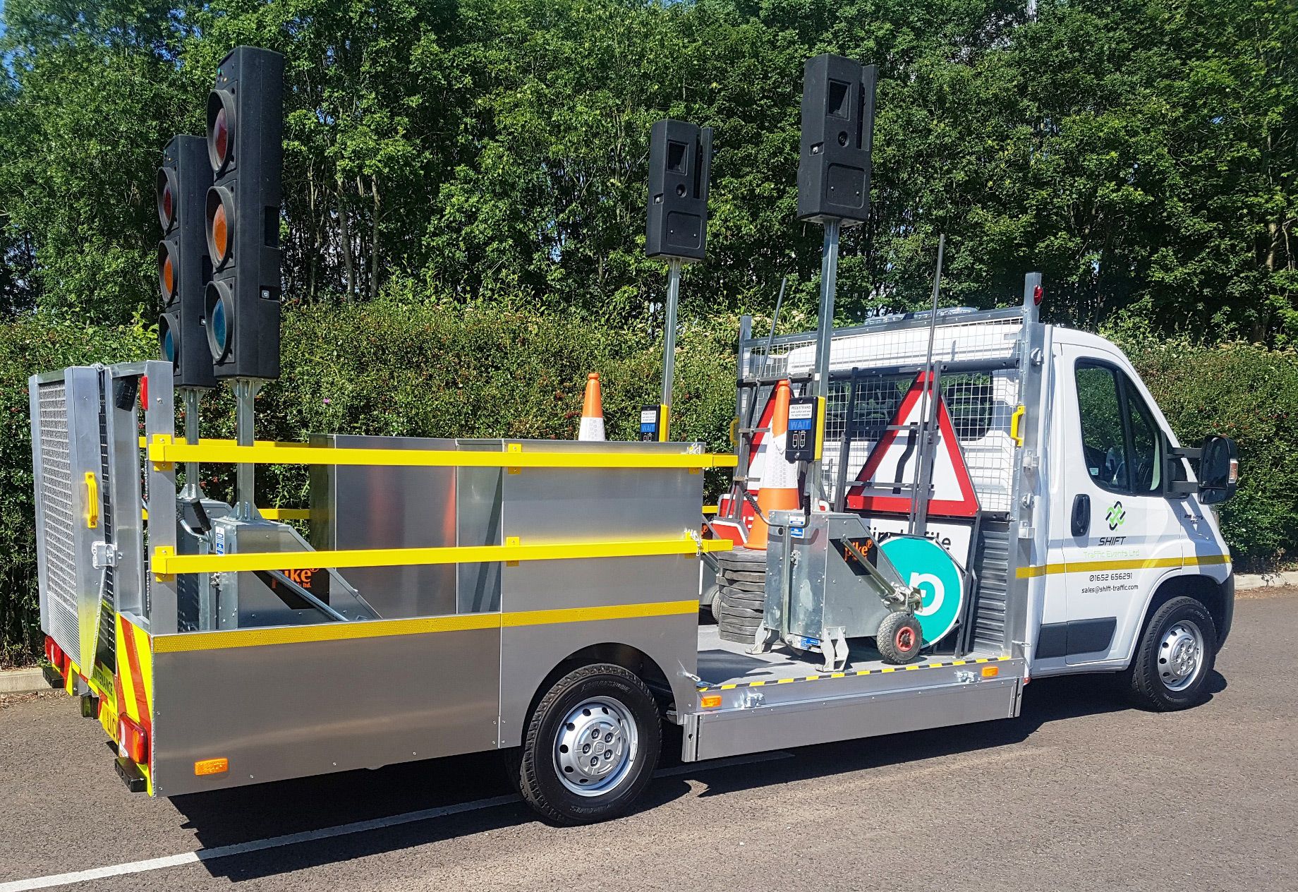 3.5 ton Low Floor Traffic Management Vehicle - LCVT: Light Commercial ...