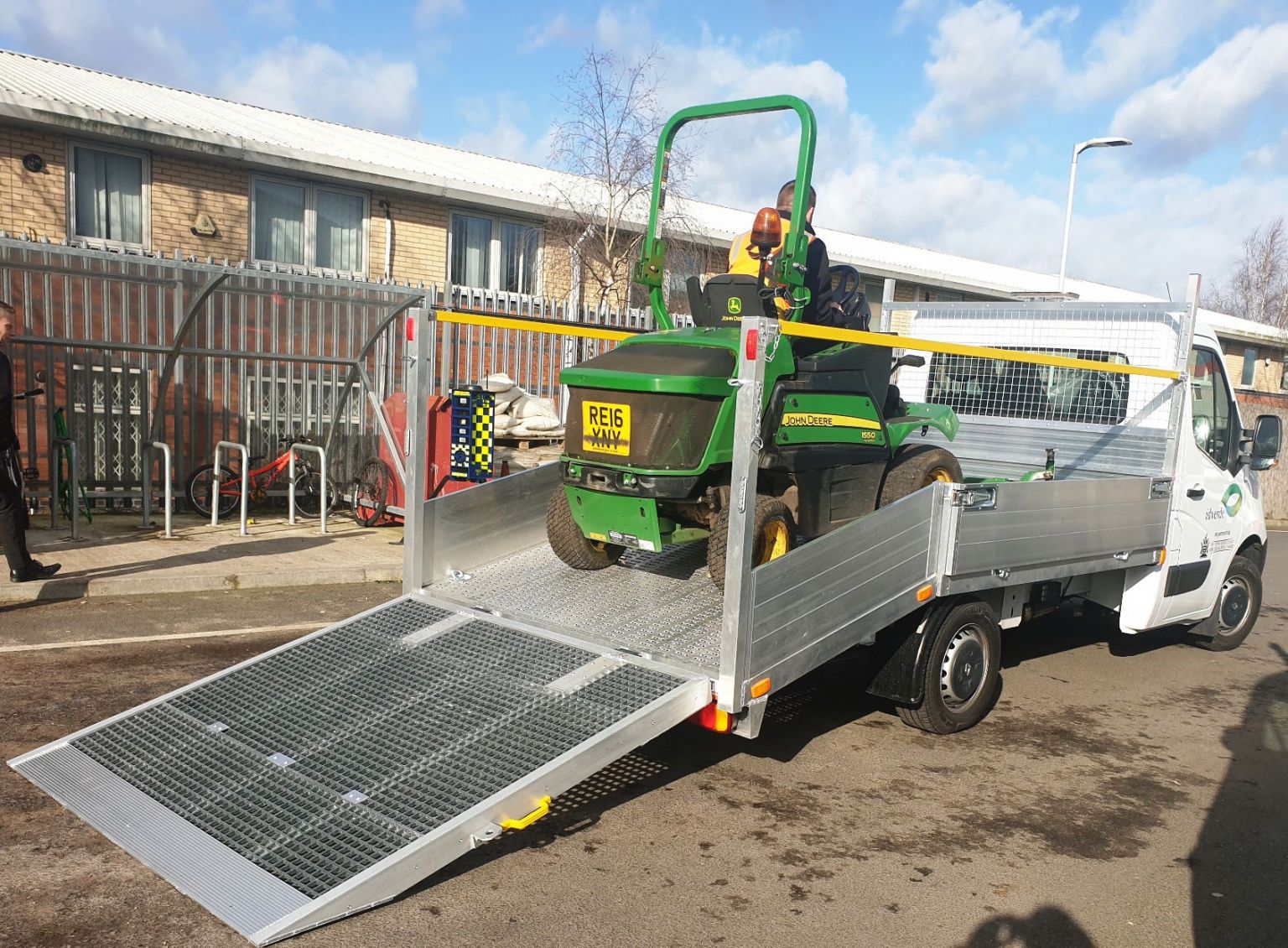 Side Tipping Beavertail - LCVT: Light Commercial Vehicle Technology